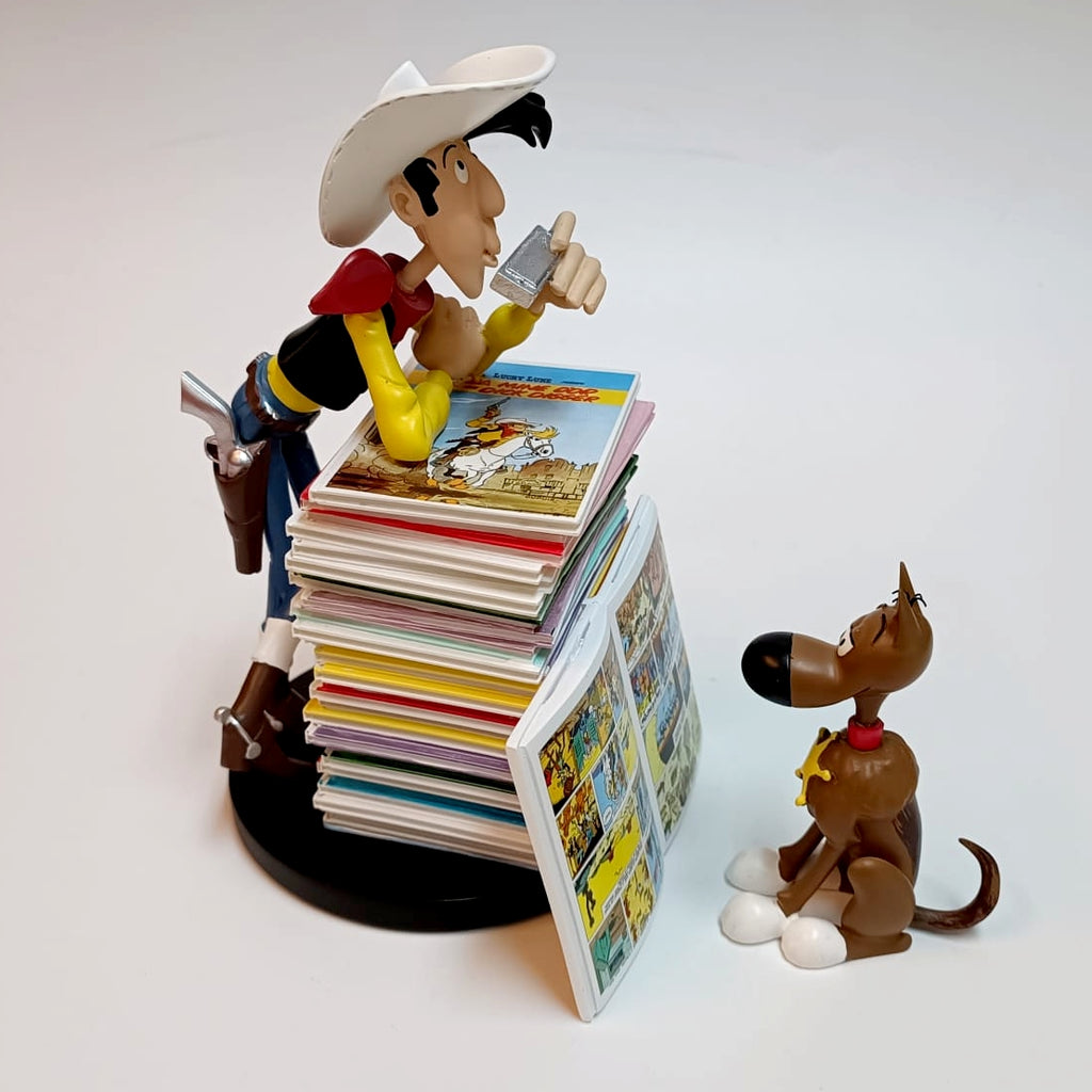 Figurine de collection Lucky Luke et Rantanplan pile d'albums, Collect ...