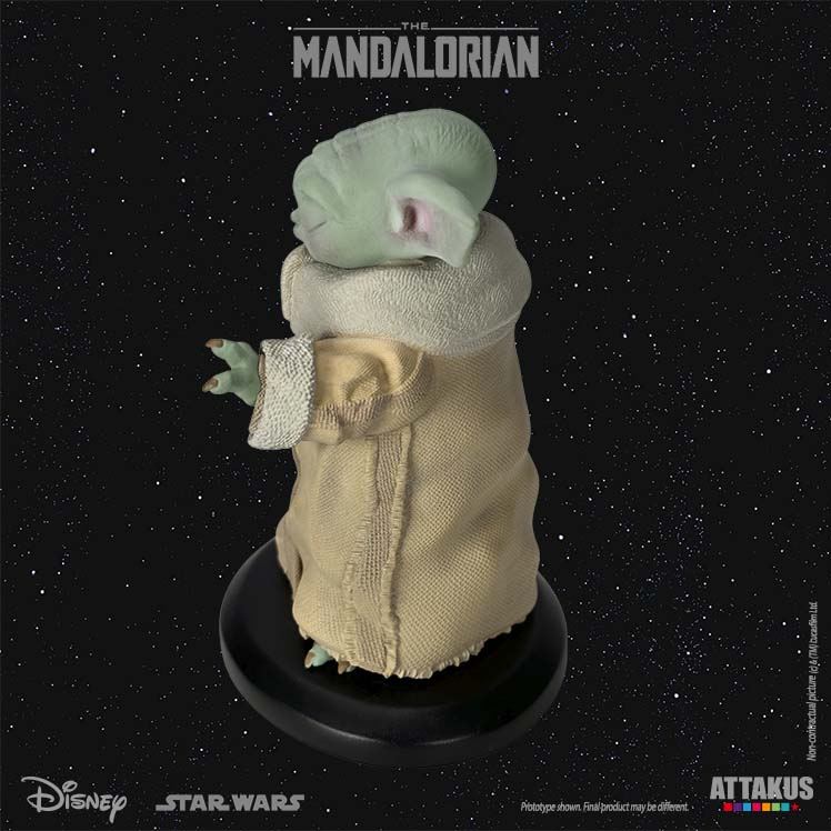 Figurine Attakus Star Wars The Mandalorian Grogu using the force Class ...