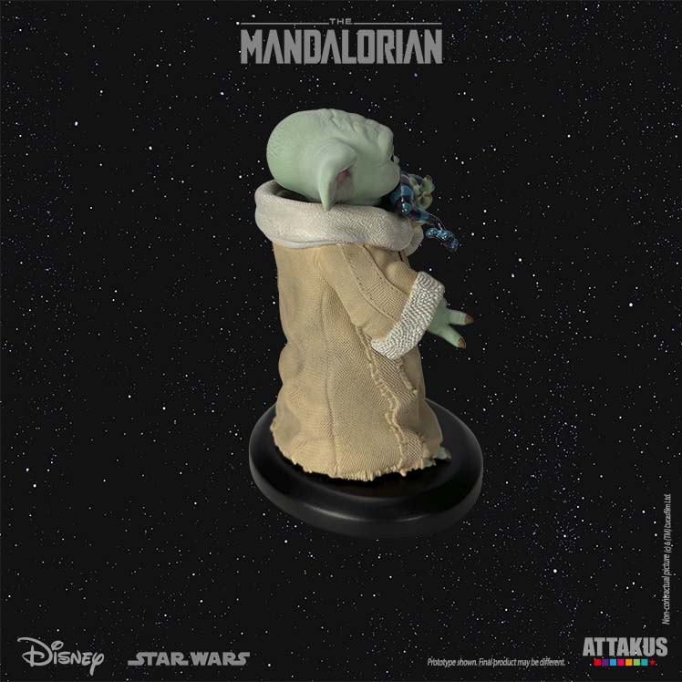 Figurine Attakus Star Wars The Mandalorian Grogu eating the frog Class ...